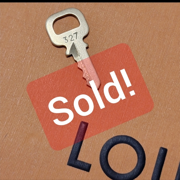 Louis Vuitton | Accessories | Authentic Louis Vuitton One Key Only 327 ...